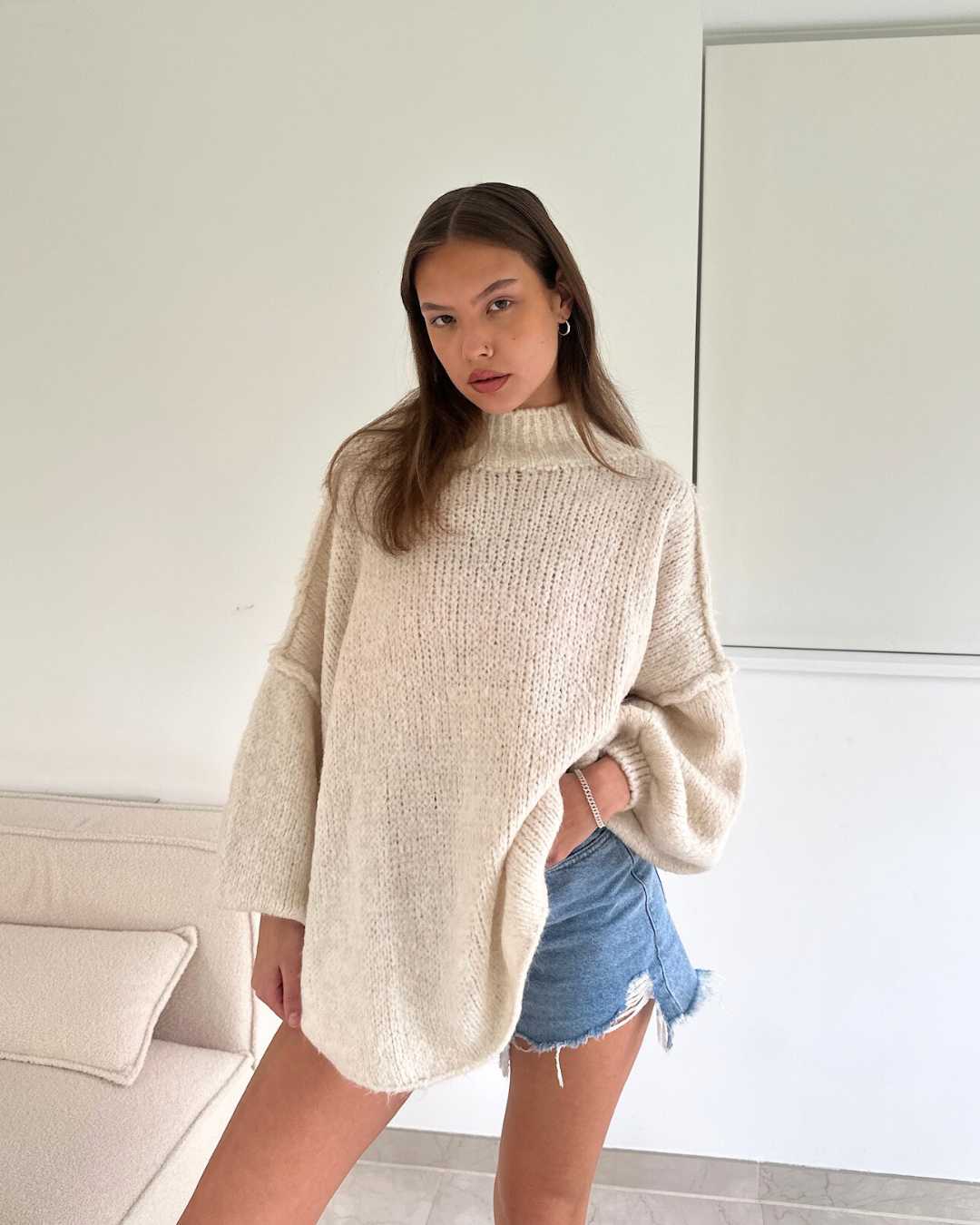 CELINE PULLOVER CREME – Ellcee Studio